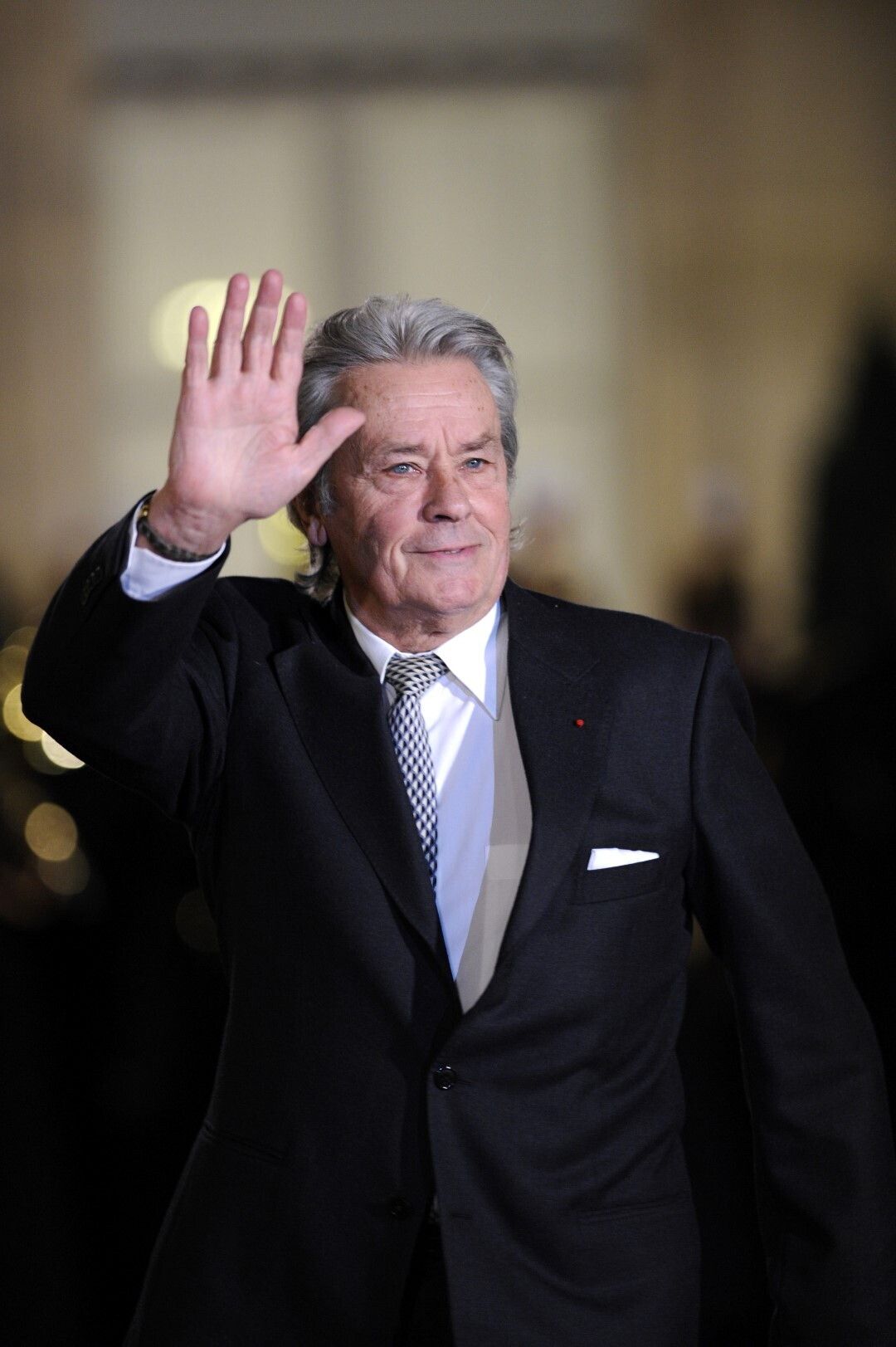 Alain Delon: lo stile impeccabile di un ineguagliabile seduttore