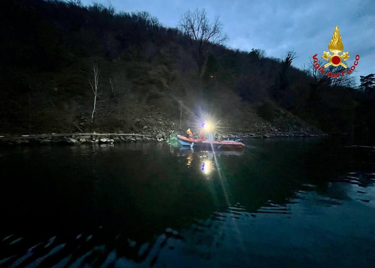 Fotogallery - Colico (Lecco), auto finisce nel lago: muore una donna