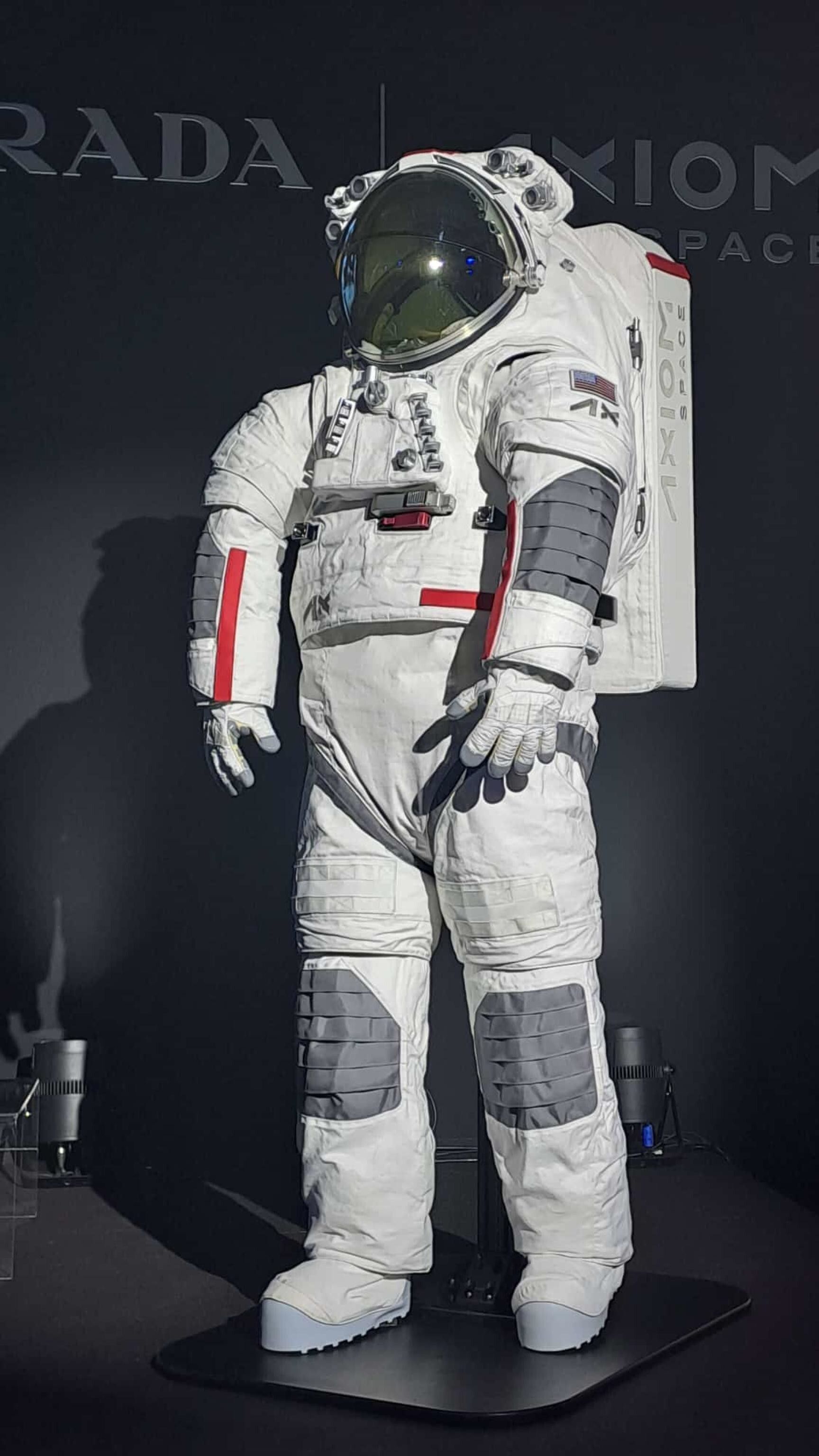 Nasa, Prada firma la tuta spaziale che porterà una donna sulla Luna