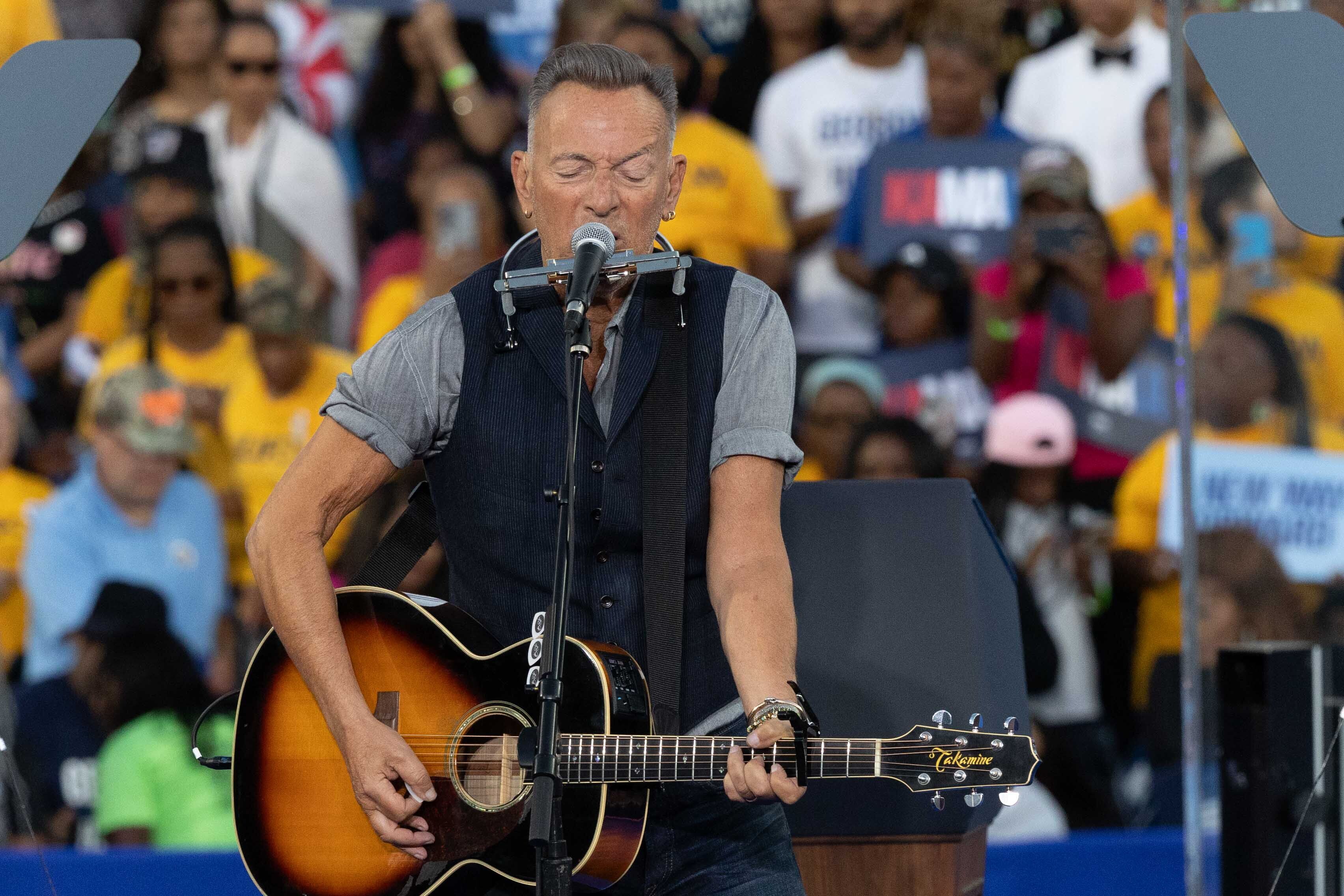 Bruce Springsteen infiamma il palco di Kamala Harris ad Atlanta