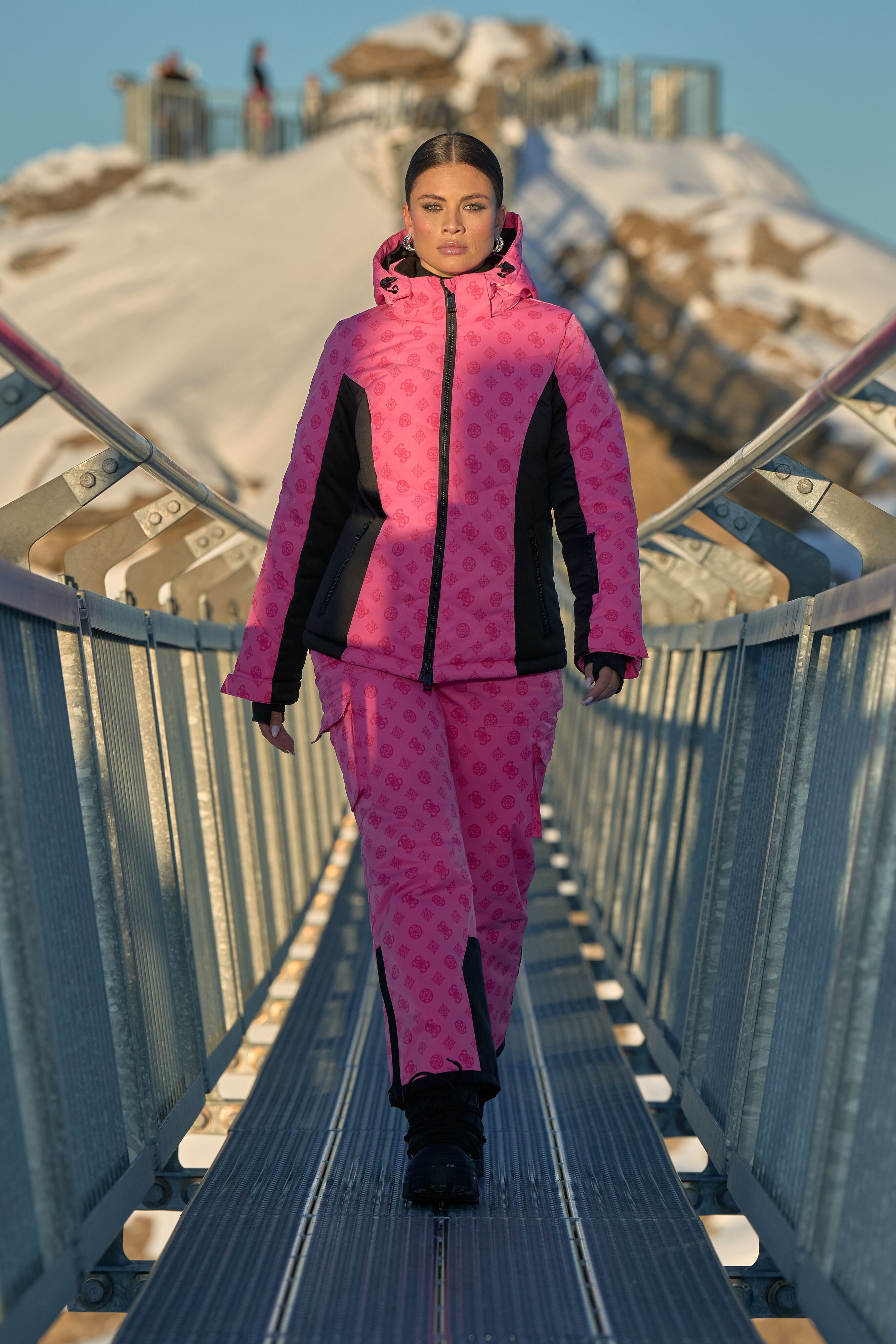 Moda: la prima sfilata al mondo in montagna ad alta quota