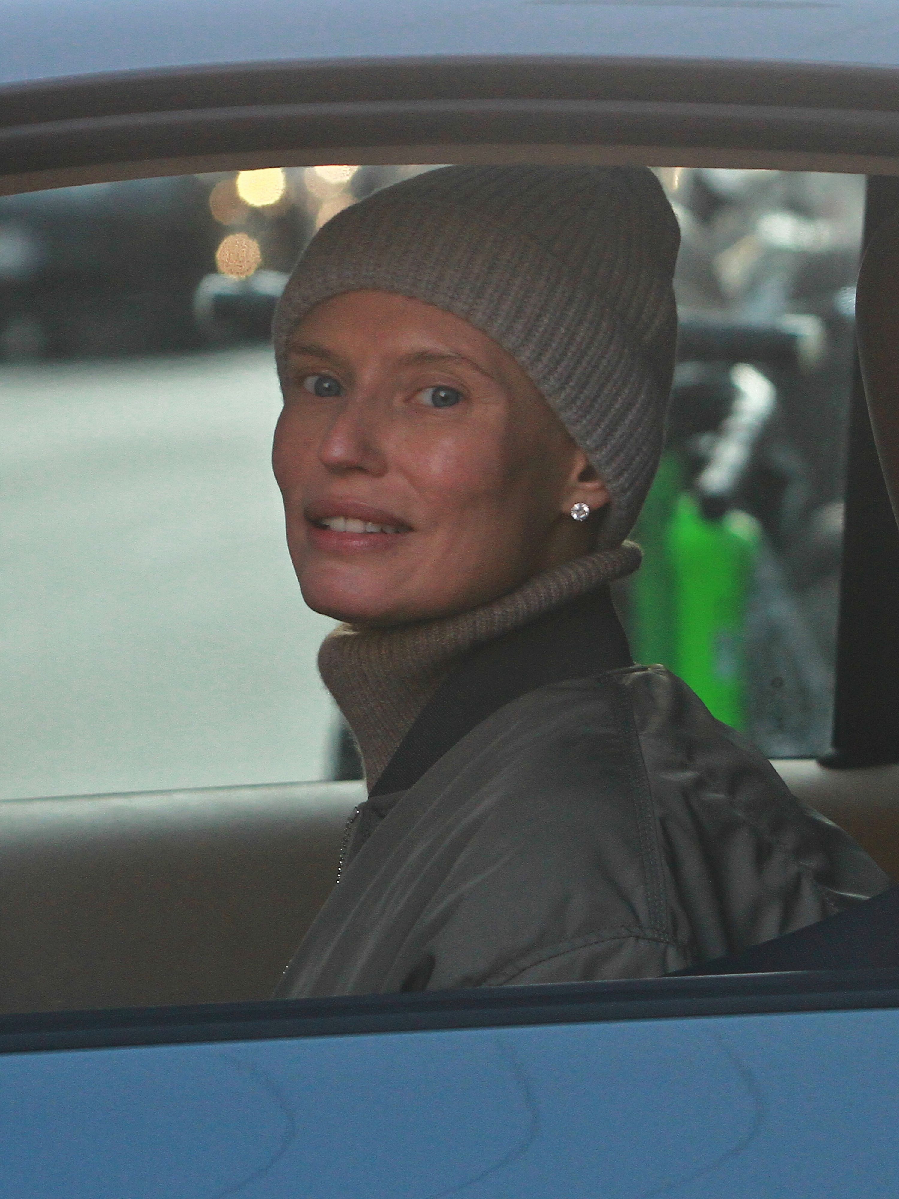 Bianca Balti innamorata, baci romantici con il fidanzato