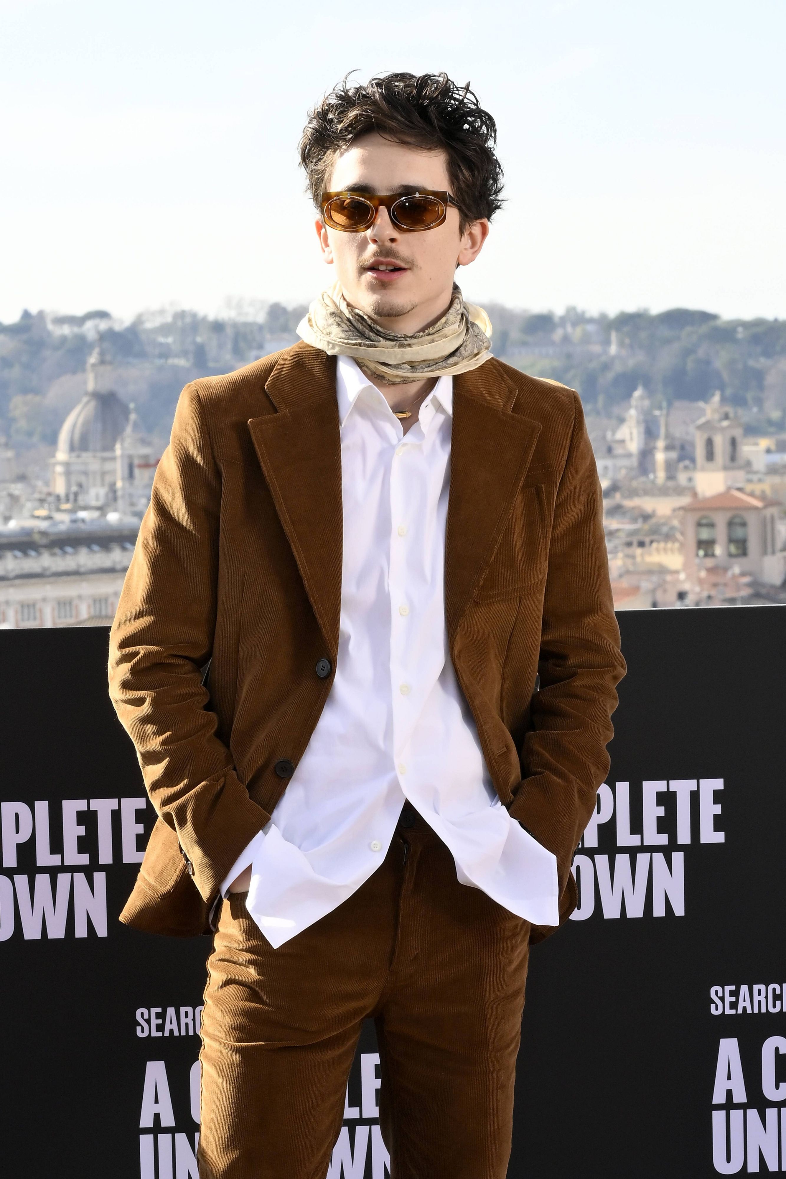 Timothée Chalamet: lo stile "swag" di un perfetto Bob Dylan