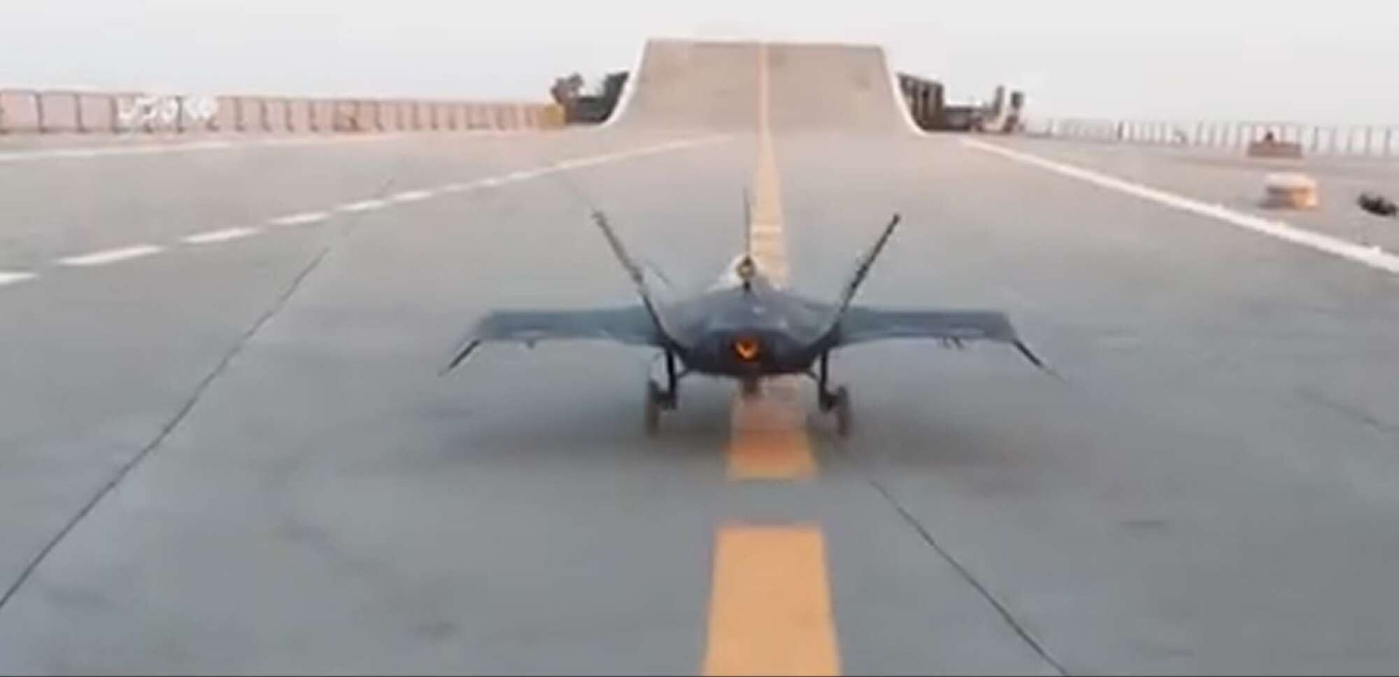 Shahid Bagheri, la prima nave da guerra porta-droni inaugurata dall'Iran