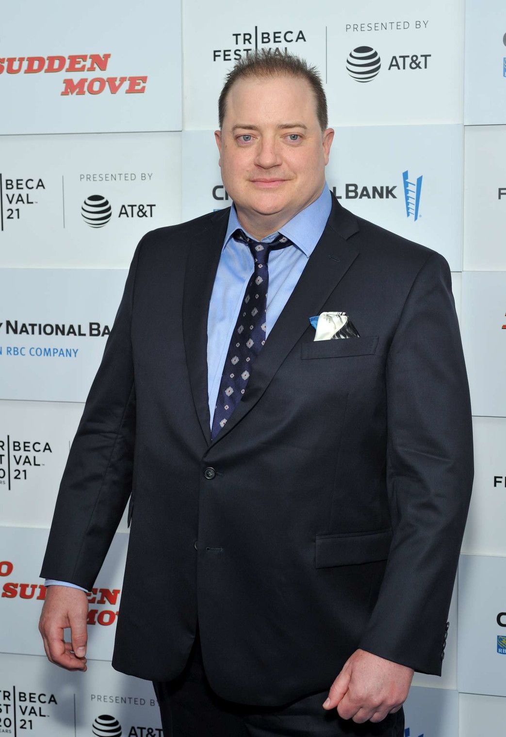 Brendan Fraser irriconoscibile: l'attore di "La mummia" riappare in ...
