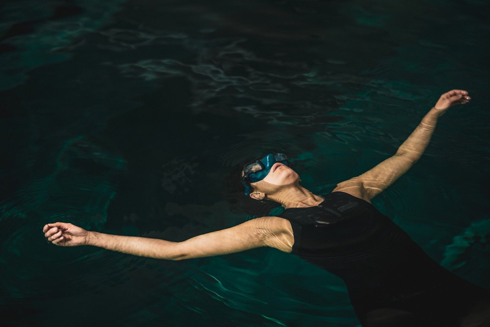 Narciso: la bellezza di una danza sott'acqua - Tgcom24