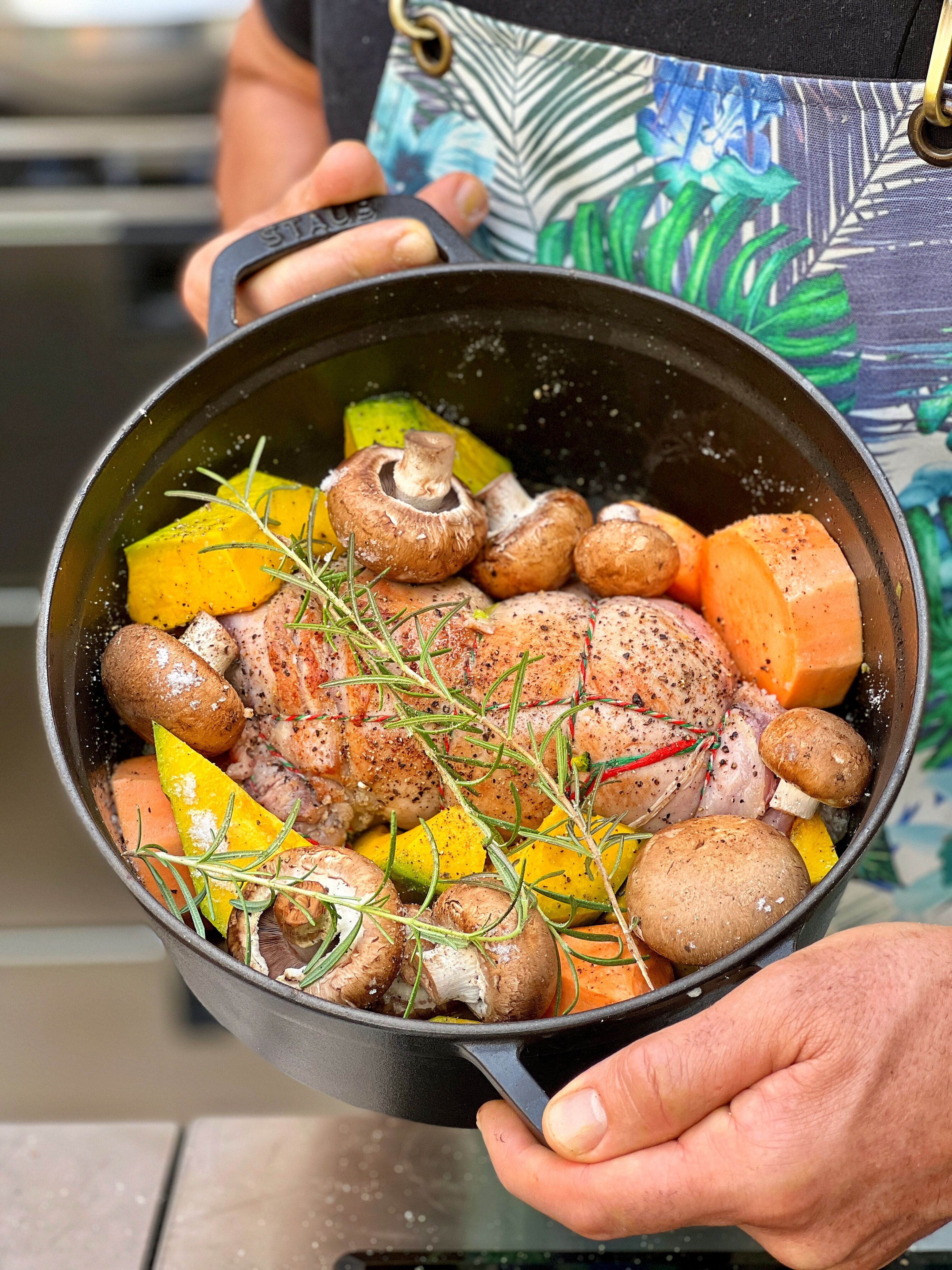 Chef Max Mariola e la ricetta del tacchino "salvabolletta" - Tgcom24