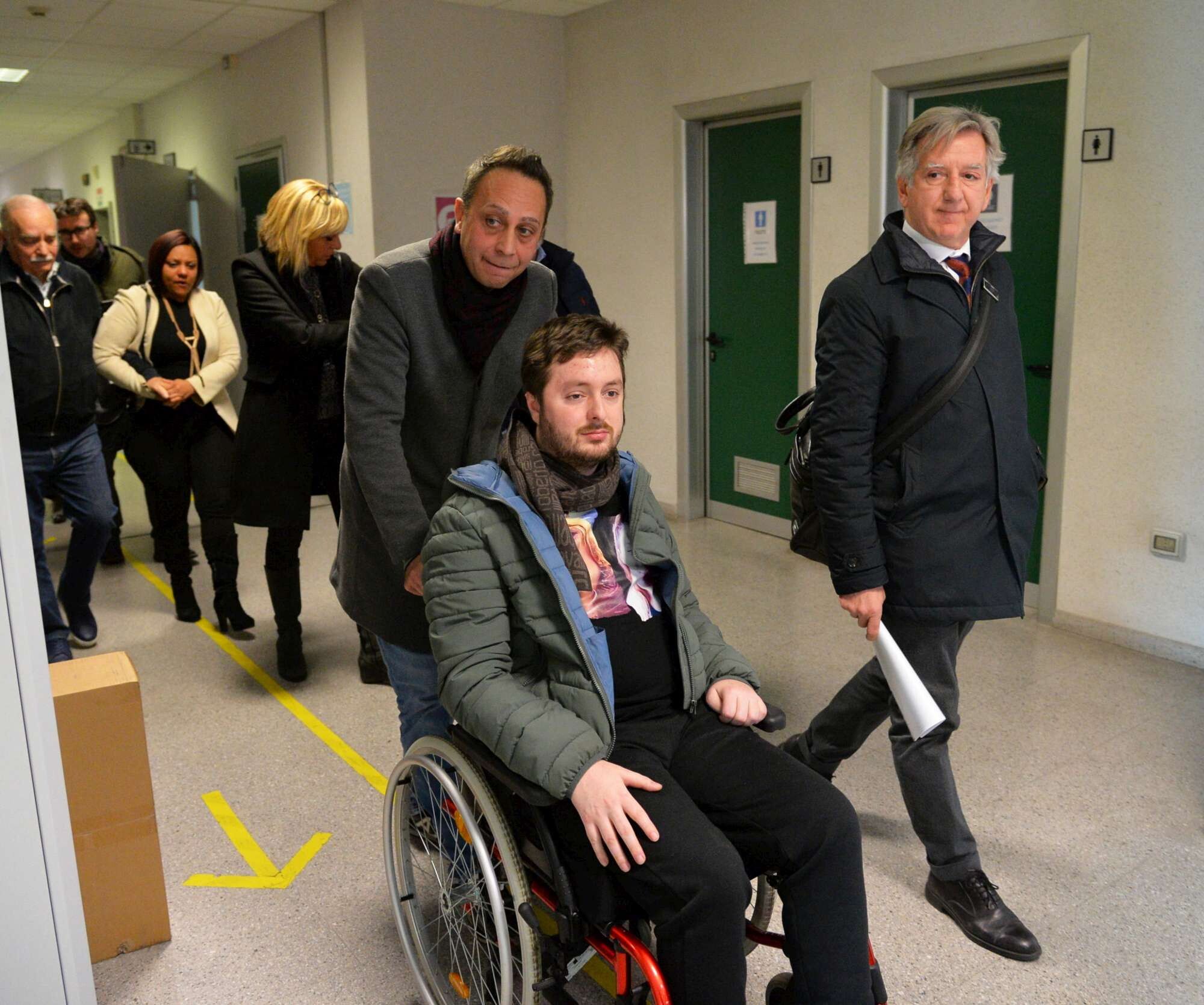 Strage di Samarate, Nicolò Maja rivede in aula il padre killer