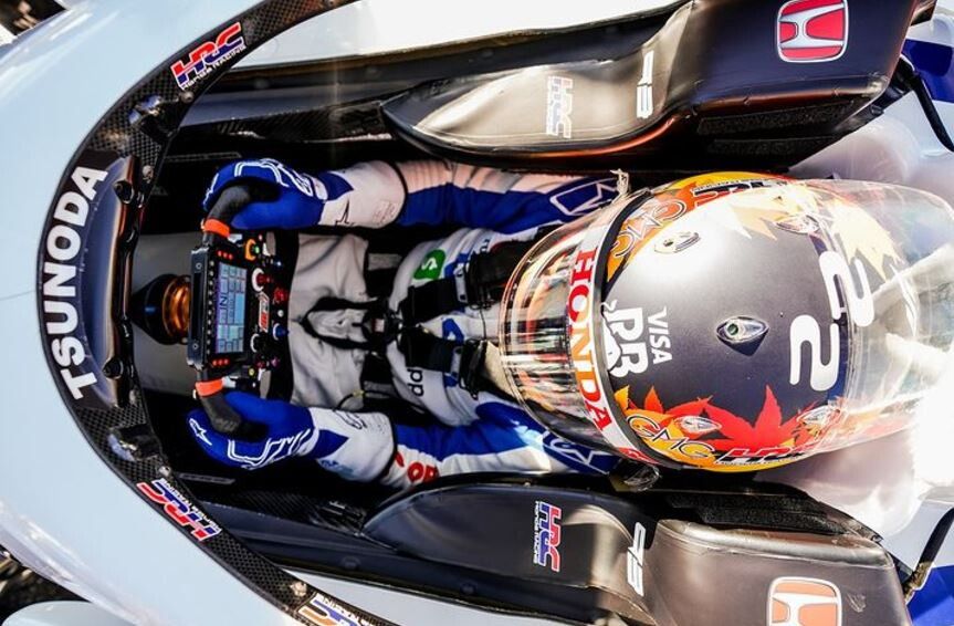 Verstappen alla guida della Hypercar Acura