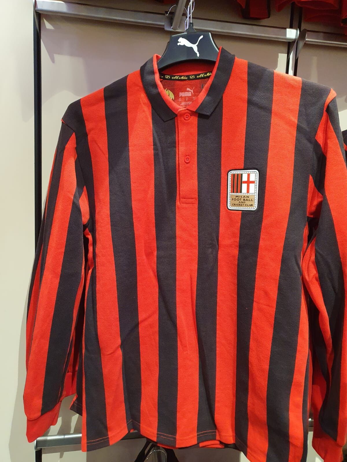 Milan, la maglia celebrativa per i 125 anni del club