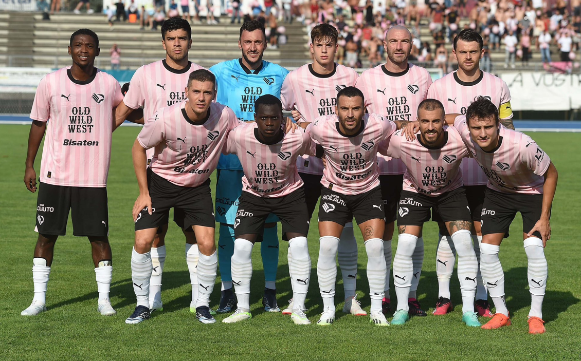 Palermo, presentata la maglia Home 23/24: torna la collaborazione con Puma