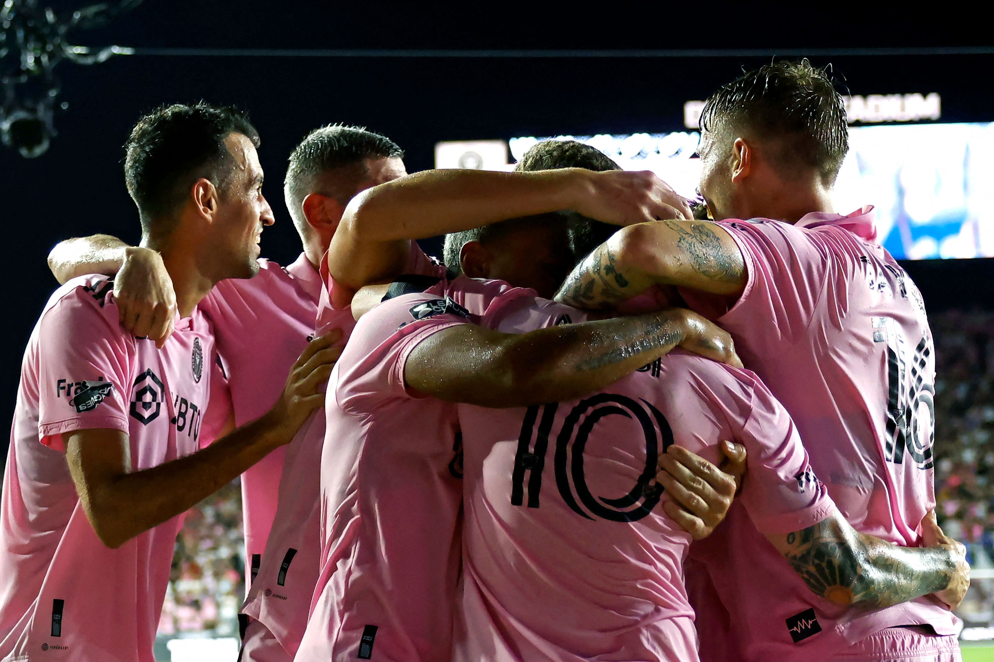Messi magico all'esordio con l'Inter Miami