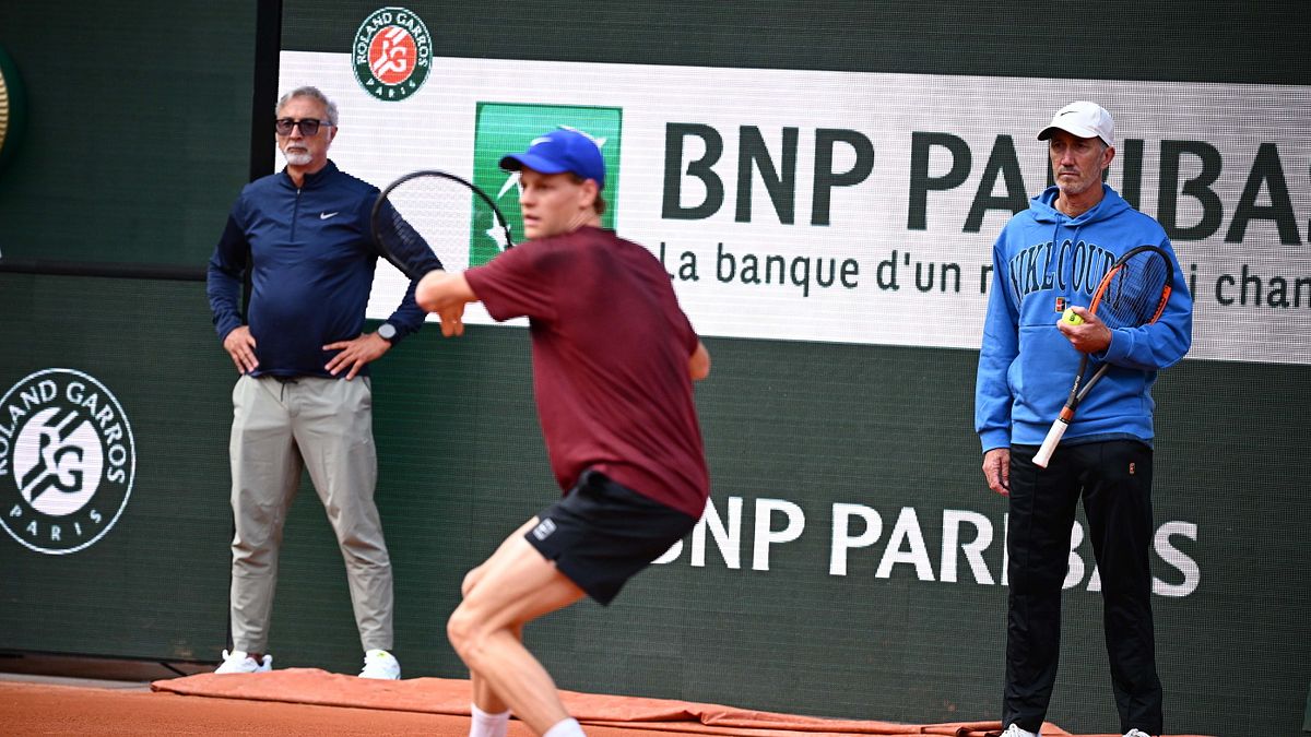 Sinner lascia Panichi e Badio in vista di Wimbledon