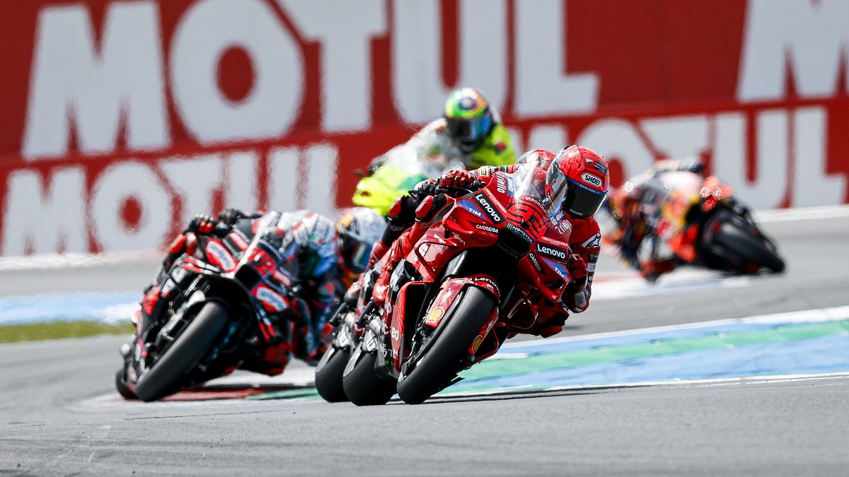 MotoGP, GP Olanda: Marquez fa bis ad Assen, Bezzecchi e Bagnaia sul podio