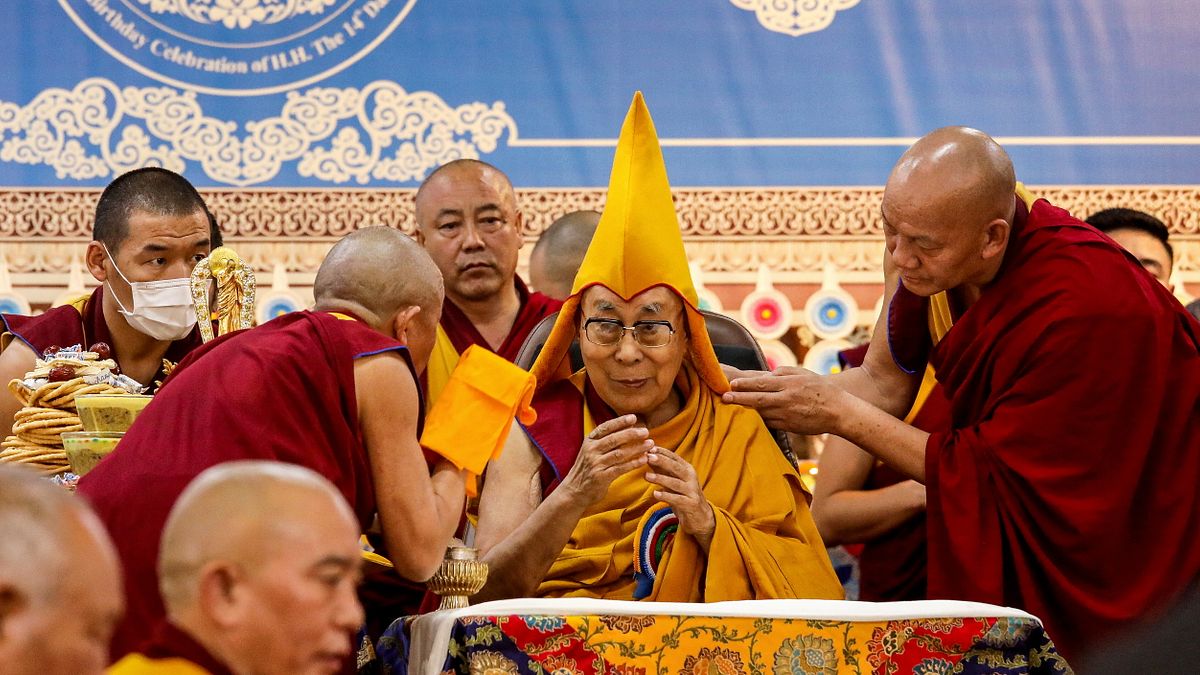 Dalai Lama: "Dopo la mia morte sarà nominato un successore"