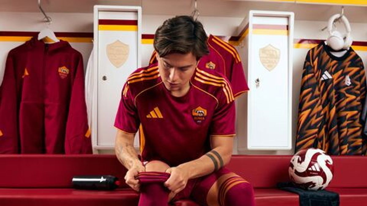 Roma, presentata la maglia "Home" per la stagione 2025/26