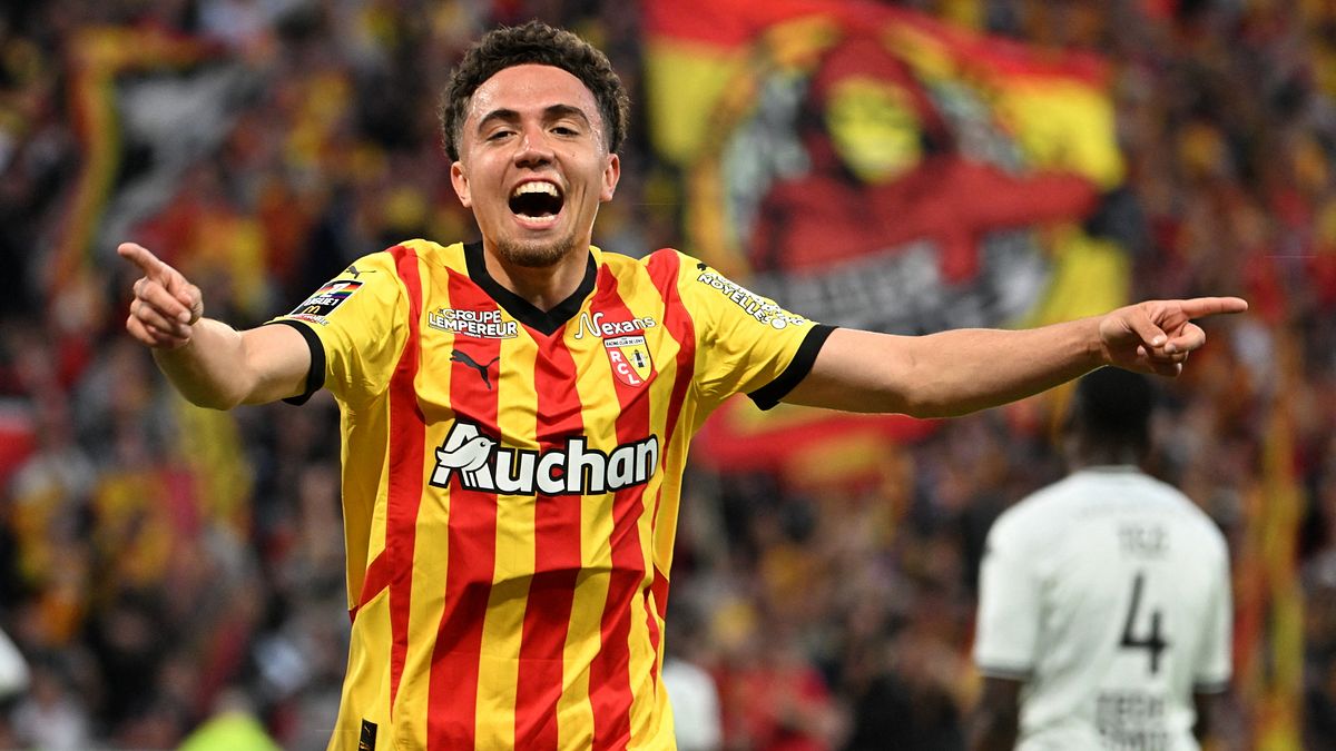 Latest defloration regarding her physique, her photos are