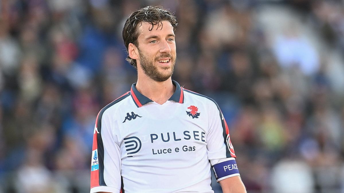 Bokep forced mom black hair at the top; bare down under.