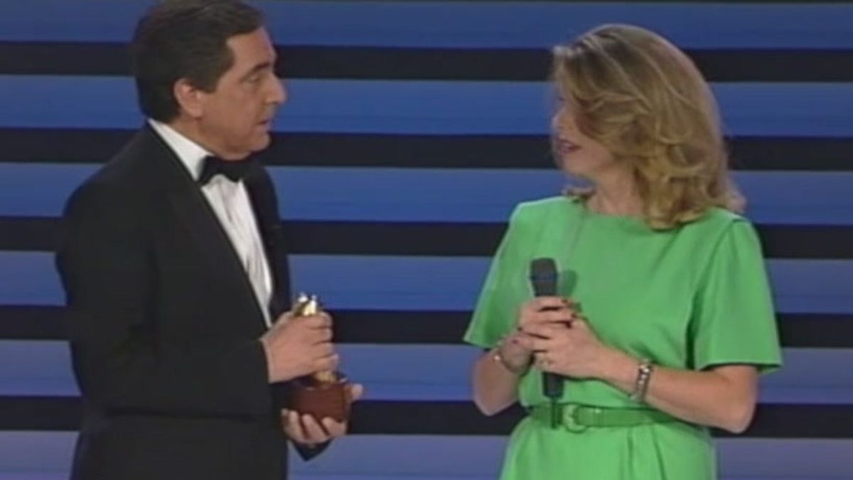 Catherine Deneuve compie 76 anni: nel 1990 consegnò il Telegatto a ...