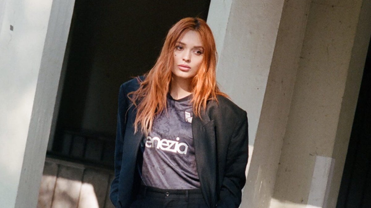 Venezia si veste ancora grazie al rapper Drake: ecco la nuova maglia