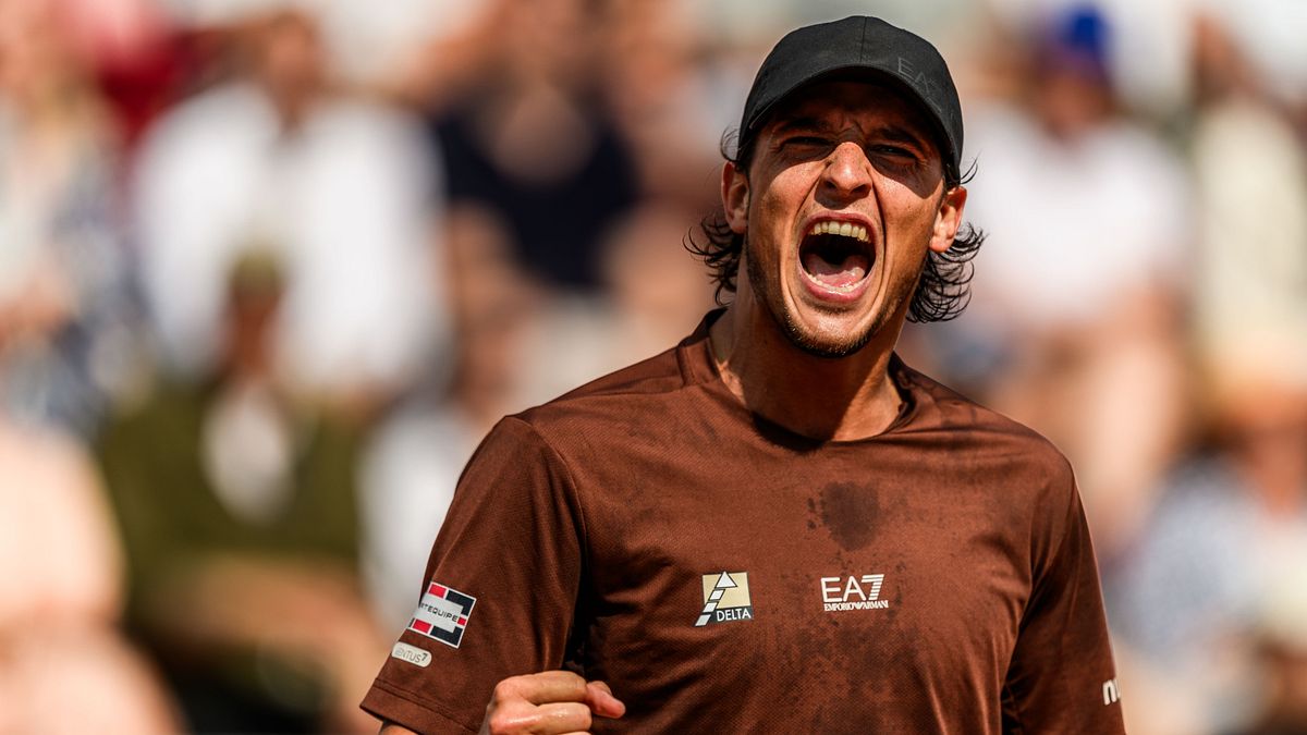 Tennis, Luciano Darderi conquista l’Atp di Umago