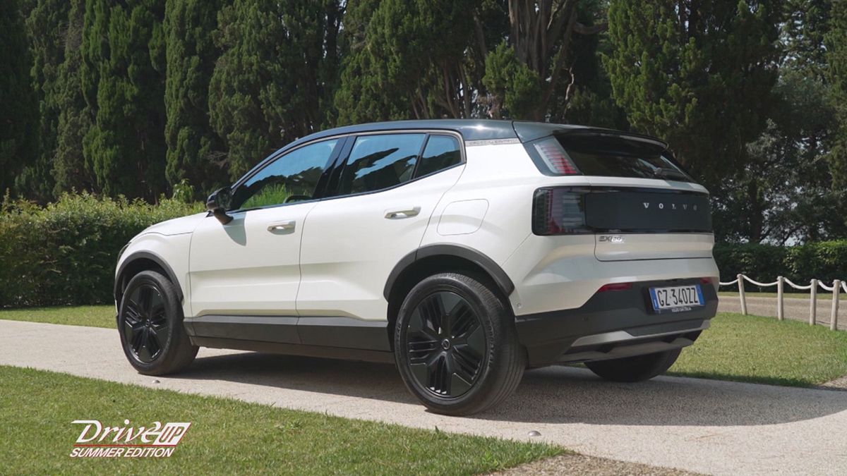 A bordo di Volvo EX30 Cross Country e XC60 Plug-in - SportMediaset