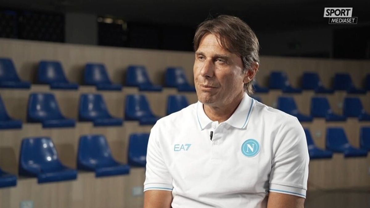 Napoli, Conte: "Il primo a vincere due scudetti? Stiamo calmi..."