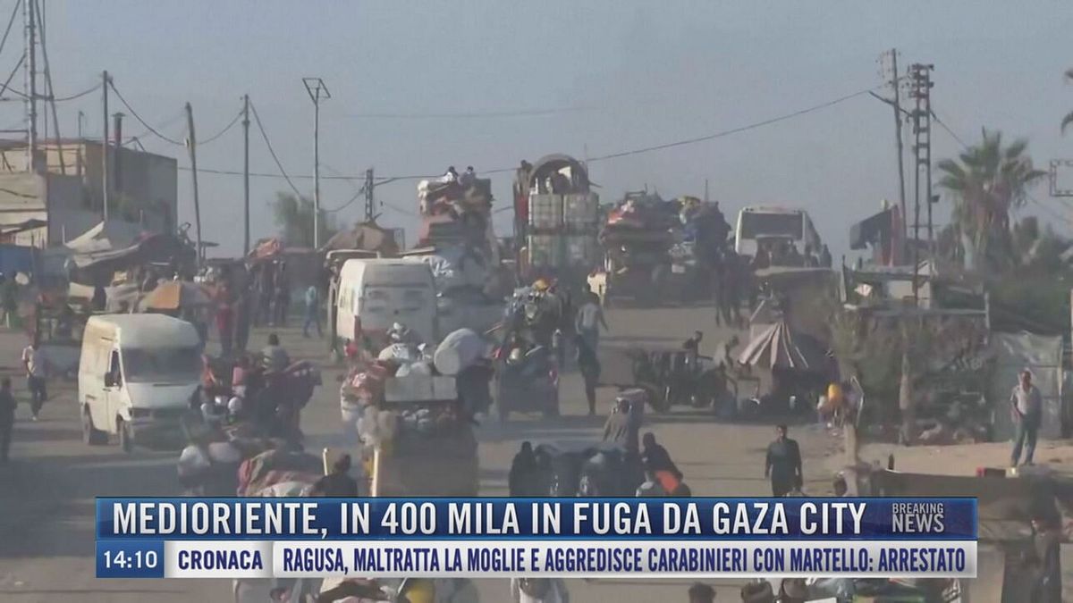 Breaking News delle 14.00 | Medio Oriente, in 400mila in fuga da Gaza ...