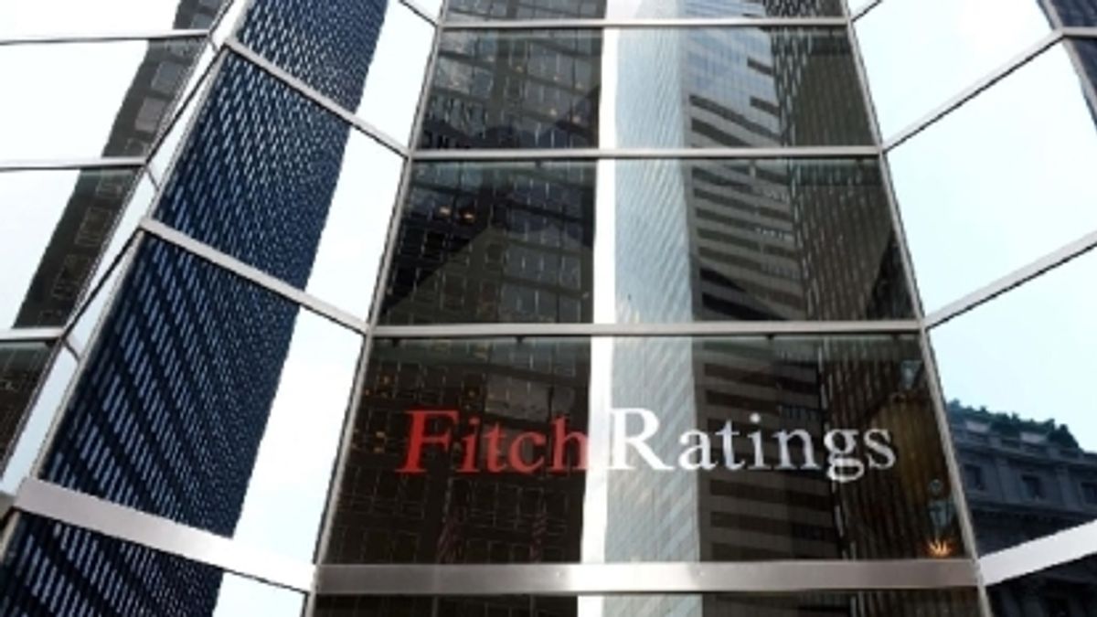 Fitch alza il rating dell'Italia a BBB+, outlook stabile
