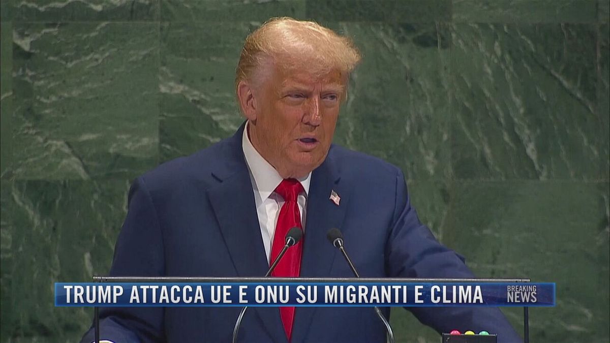 Breaking News delle 21.30 | Trump attacca Ue e Onu su migranti e clima ...