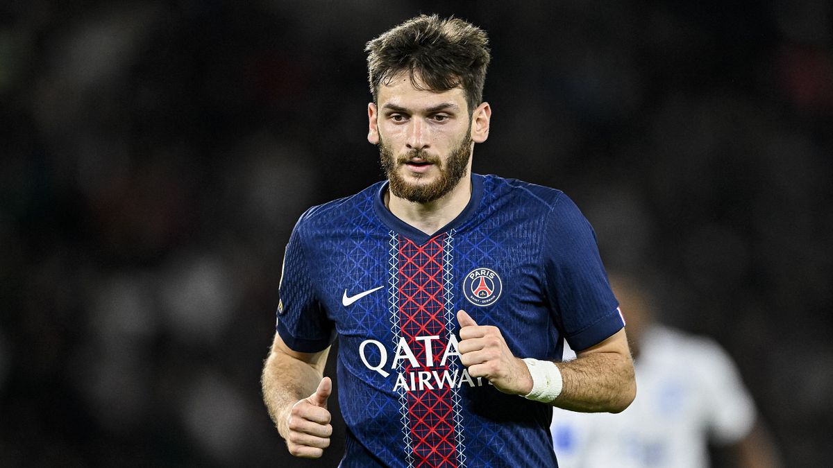 Psg, Kvara indisponibile contro il Barça: ancora out Dembélé e Doué