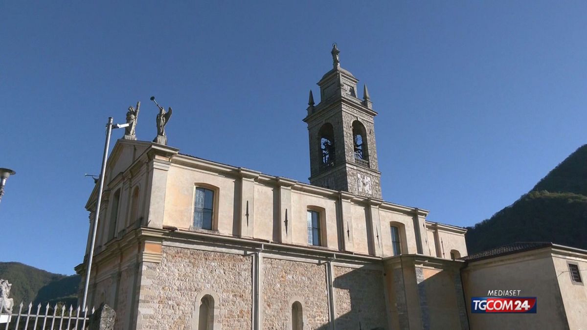 Pamela Genini, chiesa gremita per i funerali a Strozza (Bg)