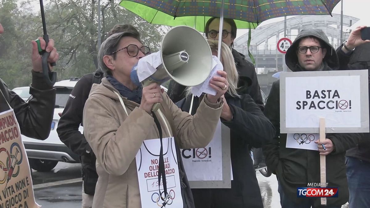 Milano, sit-in anti-spaccio a Rogoredo
