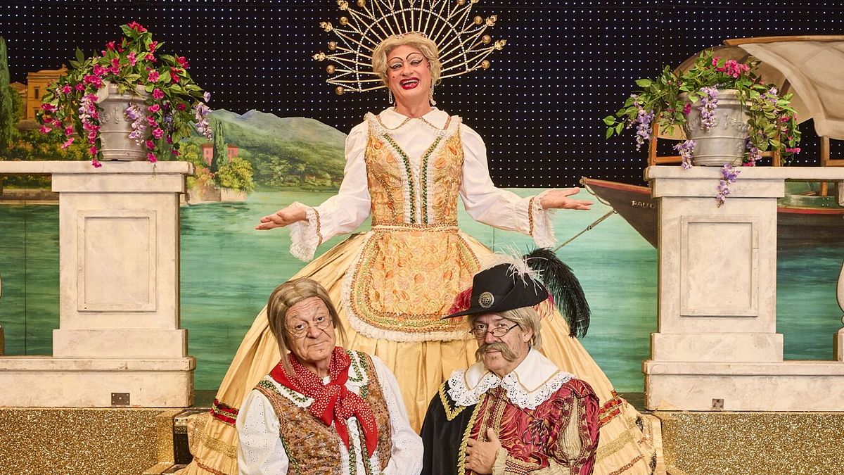 I Legnanesi, le foto di scena de "I Promossi Sposi"