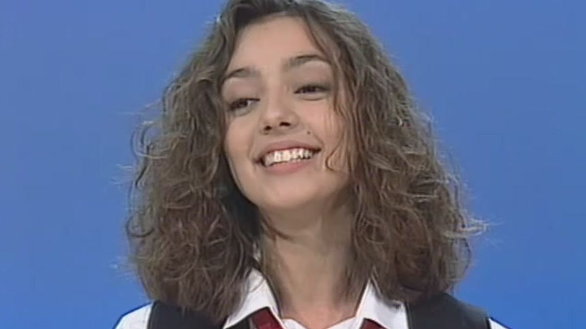 "T'appartengo" compie 27 anni: rivediamo Ambra in un pezzo cult degli ...