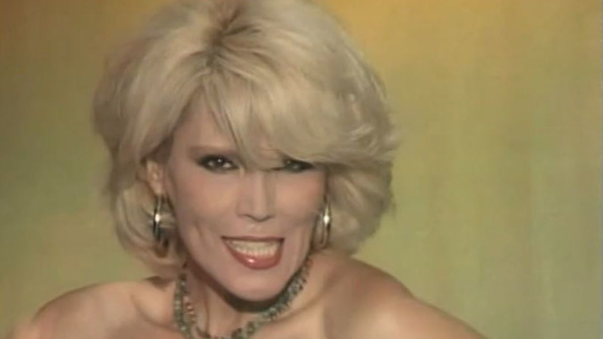 Amanda Lear compie 80 anni: quando cantava "Illibata" a Superclassifica ...
