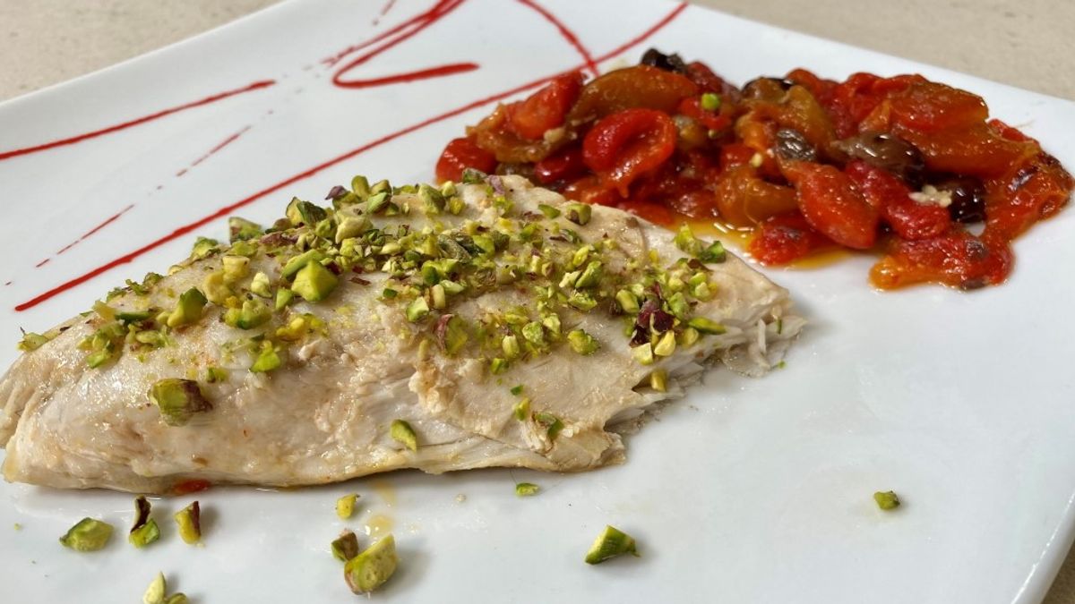 Filetto di ricciola ai peperoni con granella di pistacchio - Tgcom24