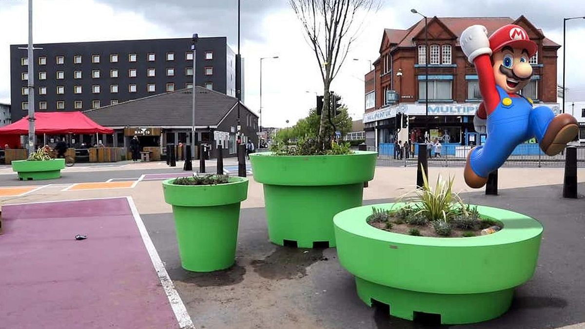 Gb: i tubi di Super Mario arrivano nella città di Walsall, ma i ...