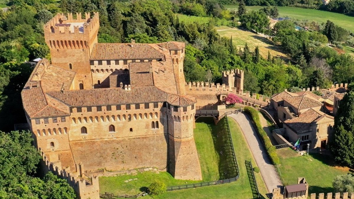 Gradara, tra storia, leggenda e natura - Tgcom24