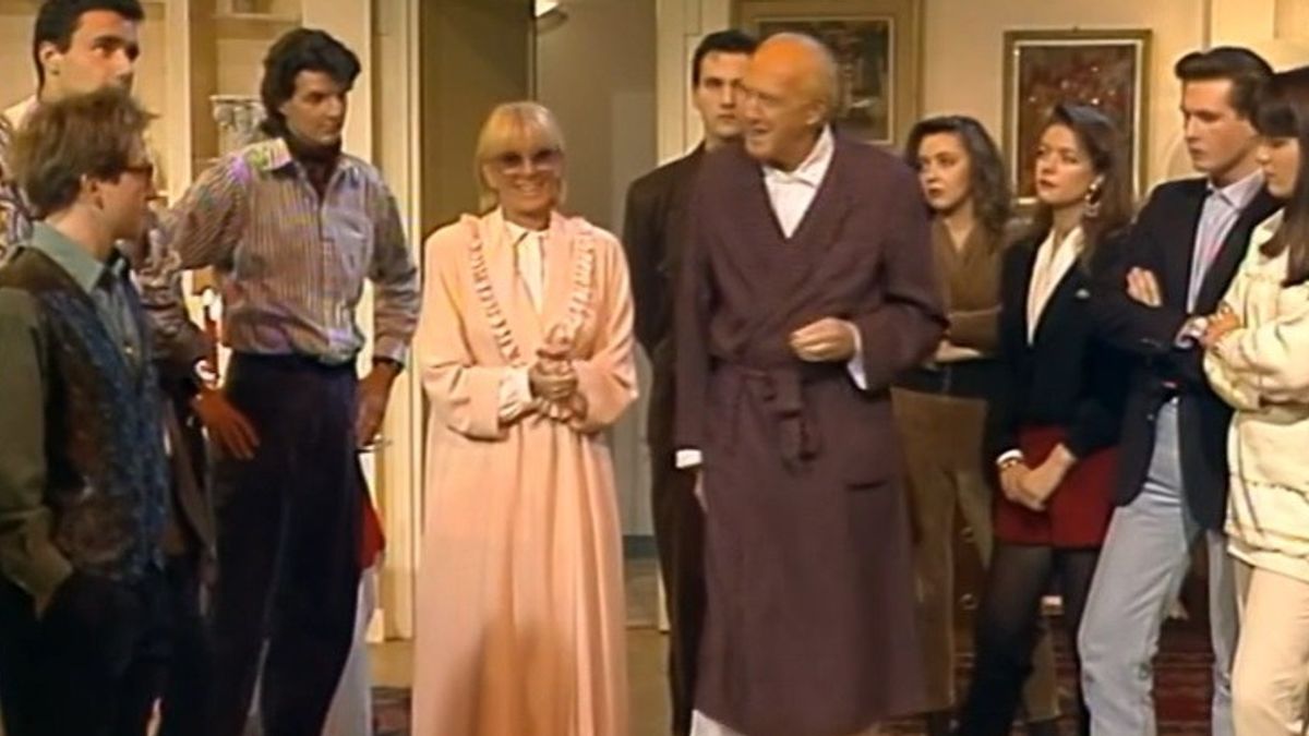 Sandra e Raimondo e la festa di Natale molesta a "Casa Vianello"