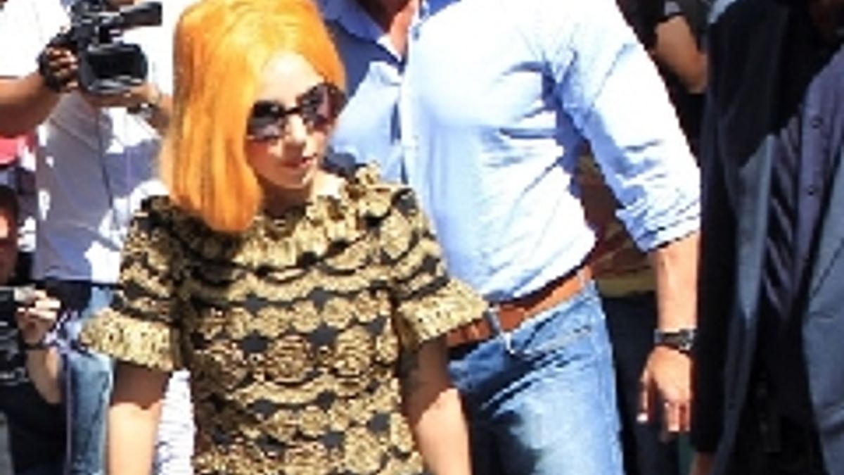 Lady Gaga, sotto la gonna... niente - Tgcom24