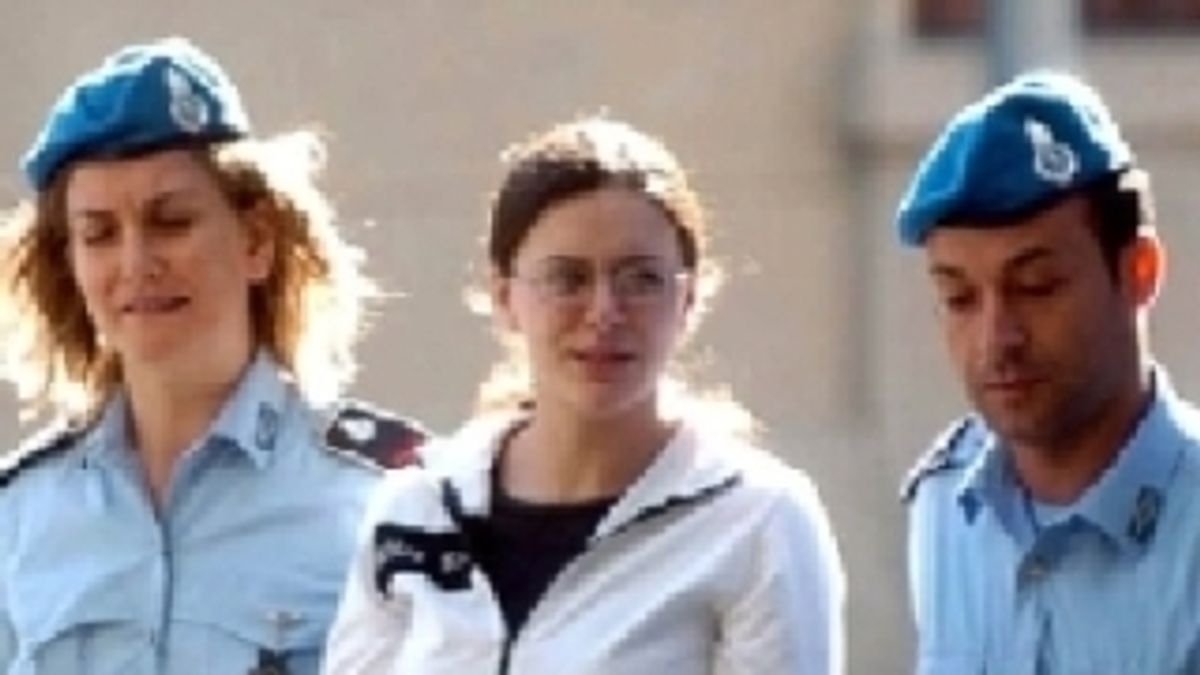 Elisabetta Ballarin "scaccia" le Bestie di Satana - Tgcom24