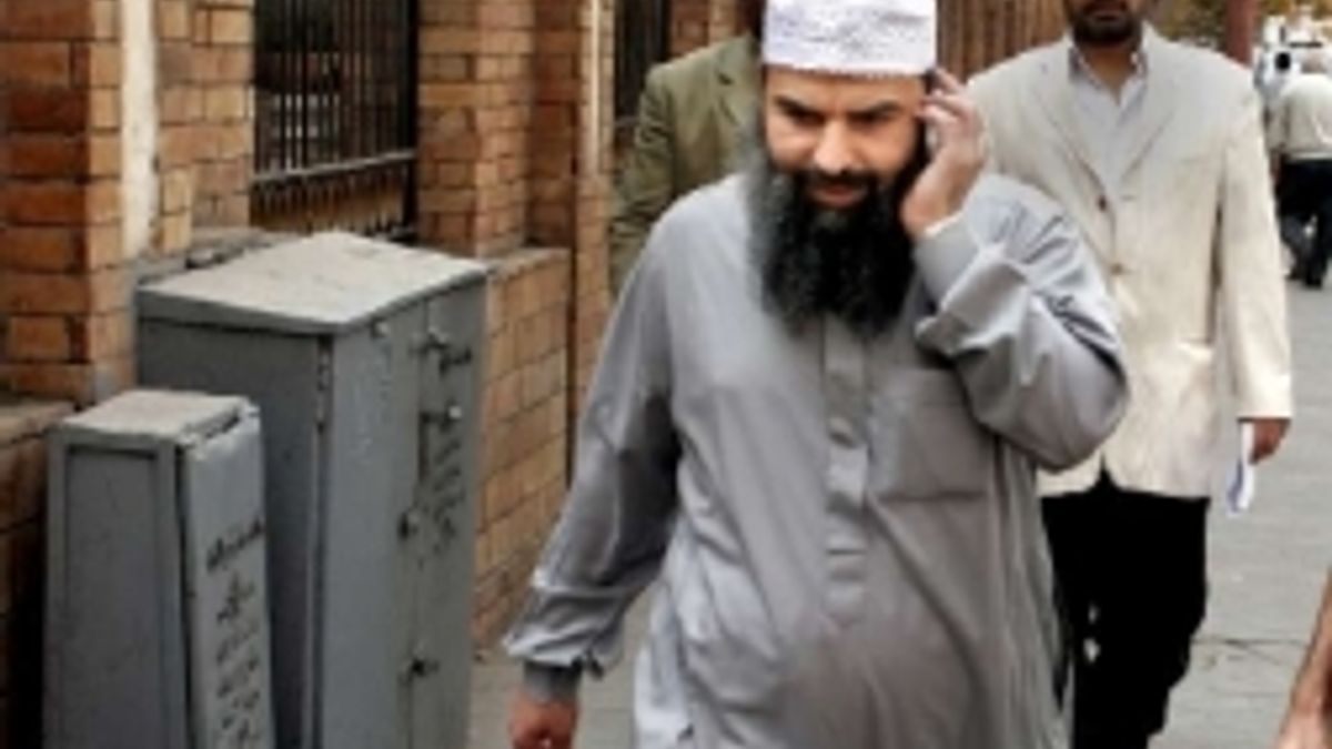 Abu Omar, condannati gli ex vertici del Sismi: 10 anni a Nicolò Pollari ...