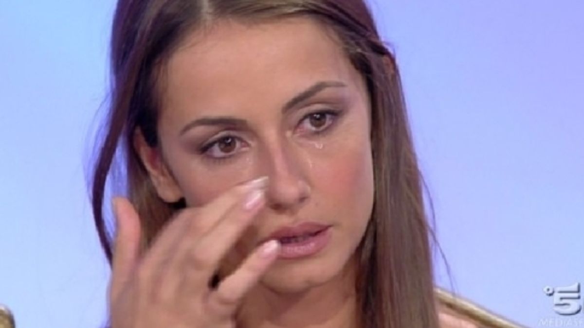 Anna Munafò, prime lacrime sul trono rosa - Tgcom24