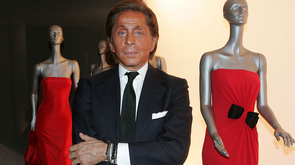 Moda, il mito di Valentino, una carriera fatta di eleganza