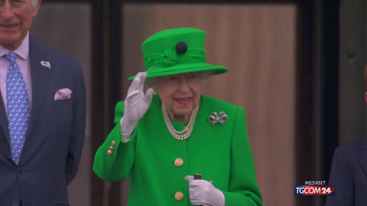 Regina Elisabetta, Harry saluta la nonna: "Grazia e dignità ...