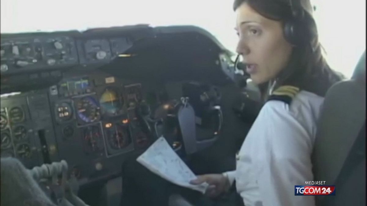 Paola Gini, primo capitano di un Boeing "tutto femminile" - Tgcom24