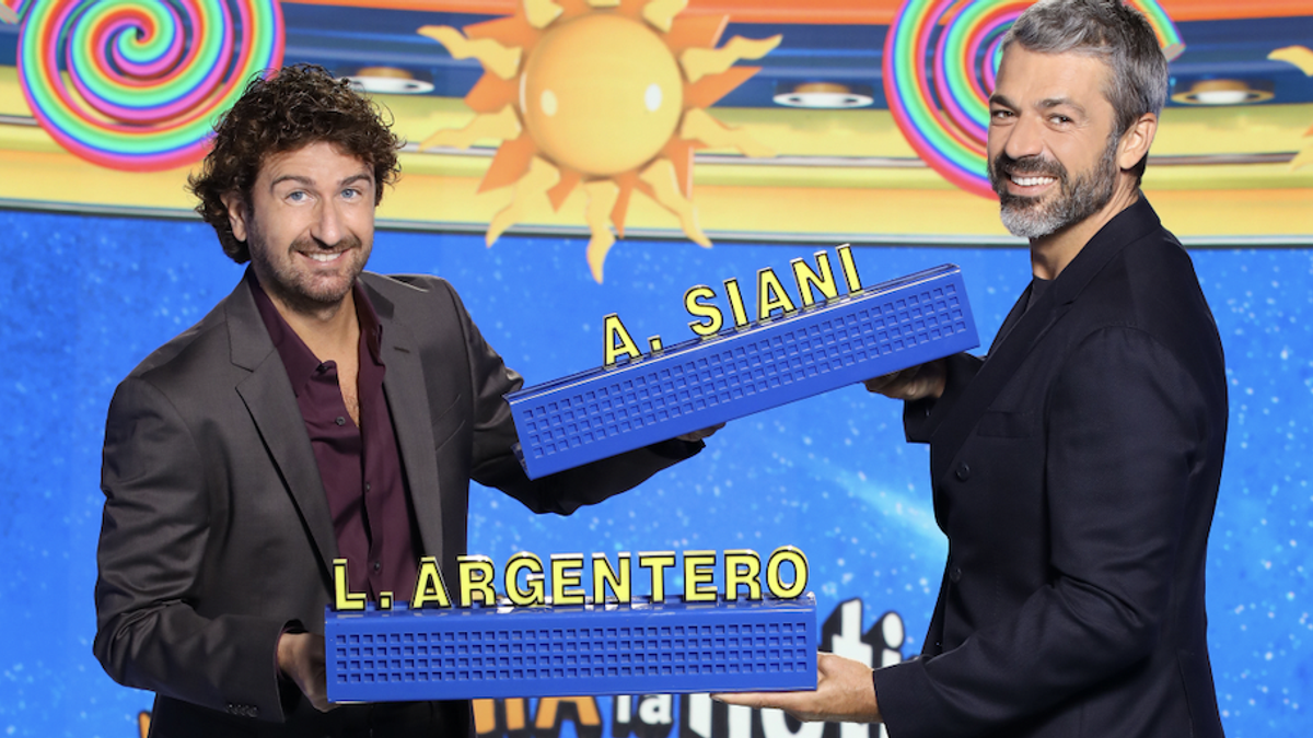 "Striscia la notizia" riparte con Alessandro Siani e Luca Argentero - Tgcom24