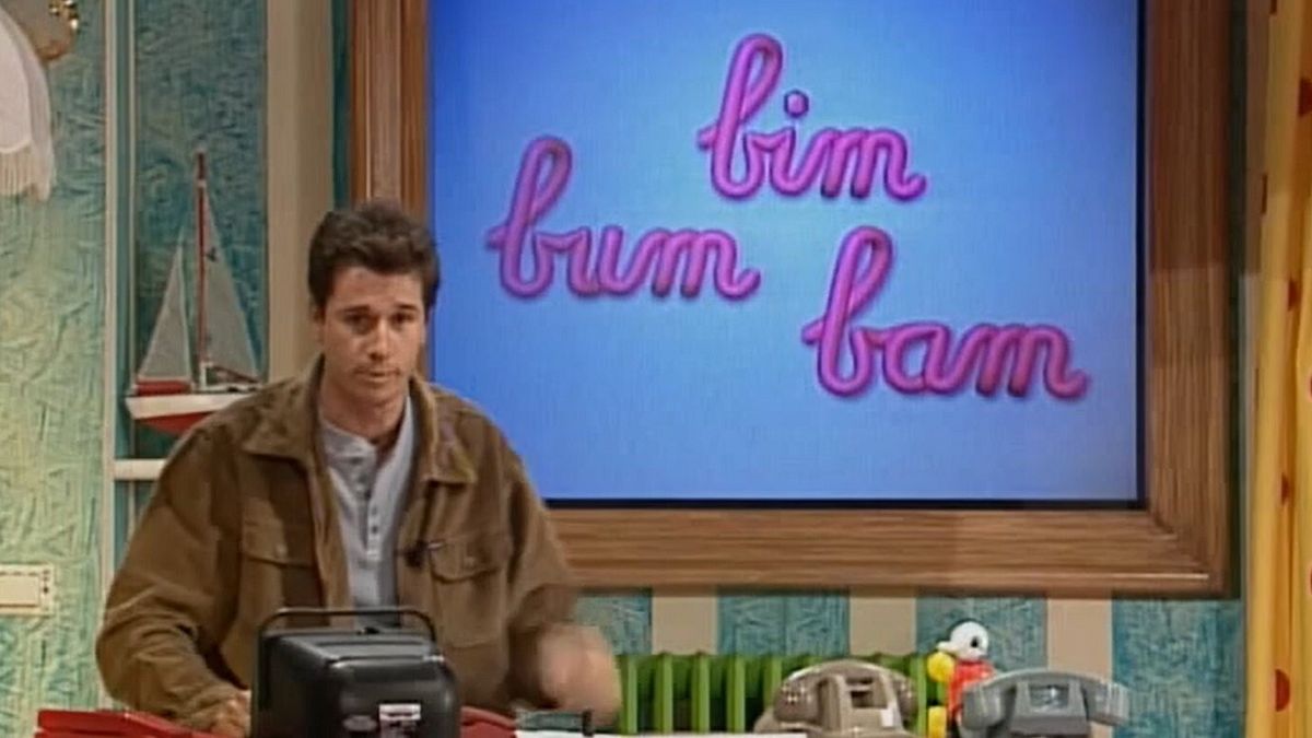 Marco Bellavia conduce il Tg a "Bim Bum Bam" 1998 - Tgcom24