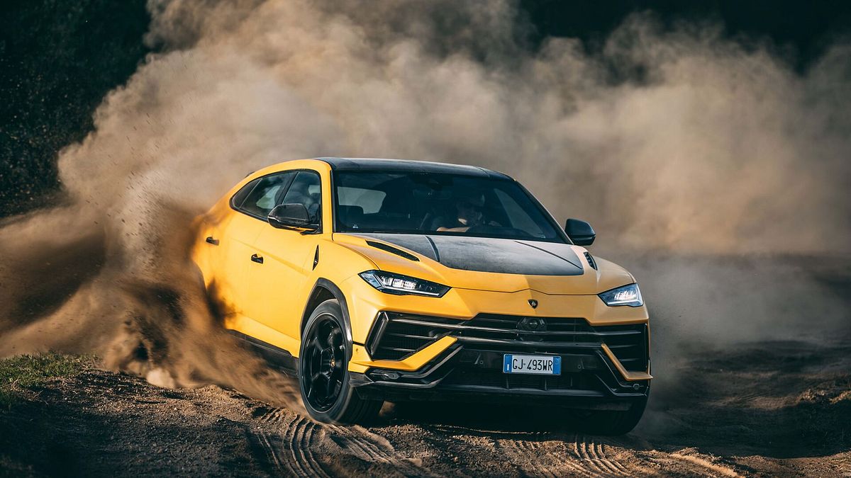 Lamborghini Urus Performante tra asfalto e sterrato a Vallelunga ...